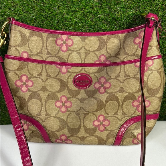 Coach | Bags | Coach Peyton Signature Clover Pink Trim Convertible ...